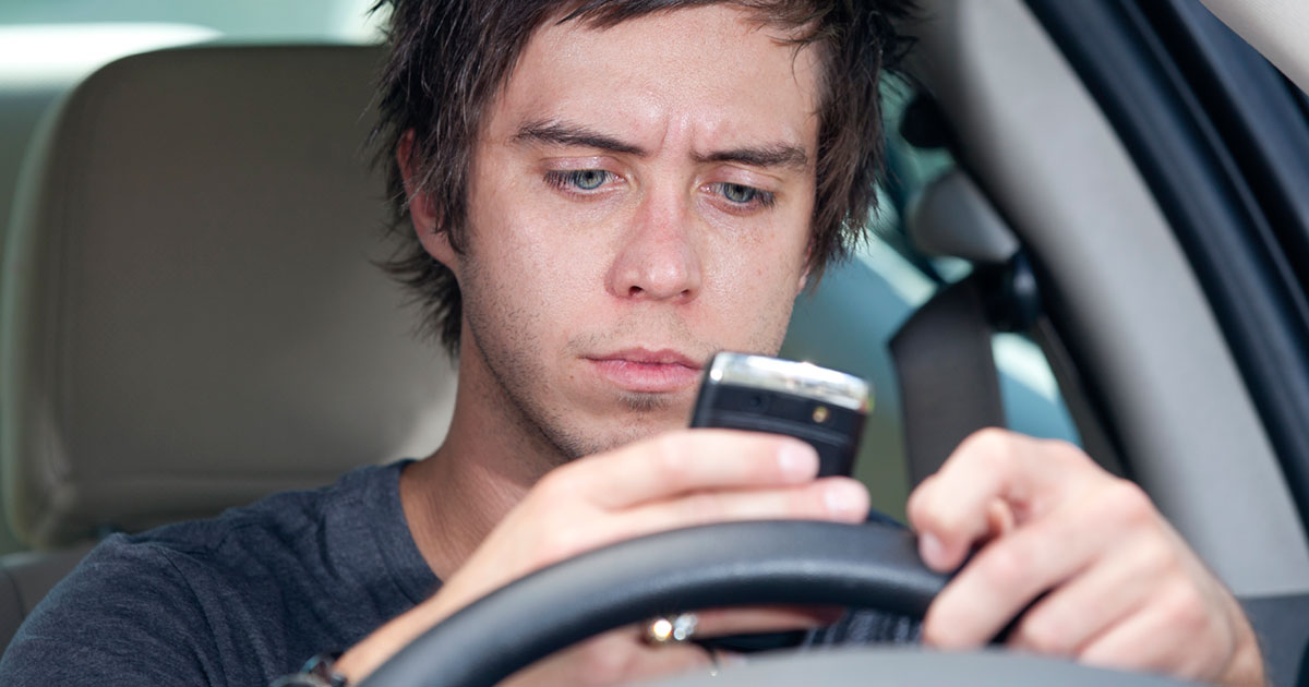 Six Apps That Prevent Texting While Driving | InsuraMatch